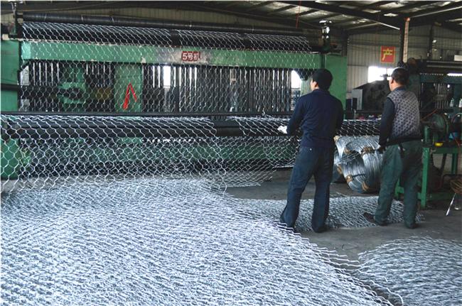 Flood Control Gabion Wire Mesh , Wire Mesh Fencing Rolls Easy ...