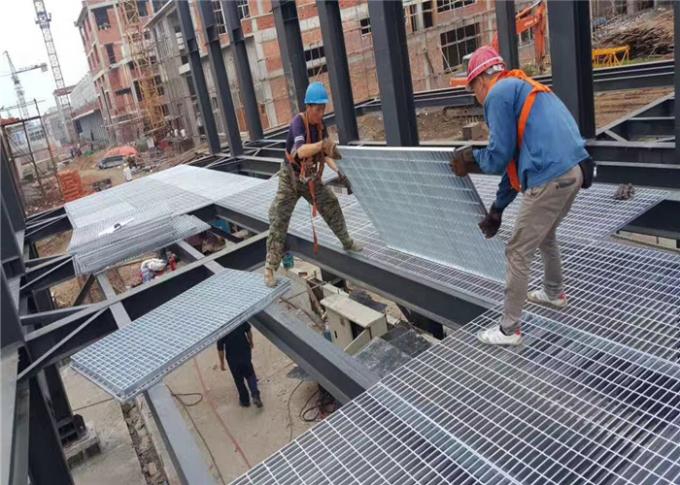 Walkway / Platform Steps Metal Serrated Bar Grating