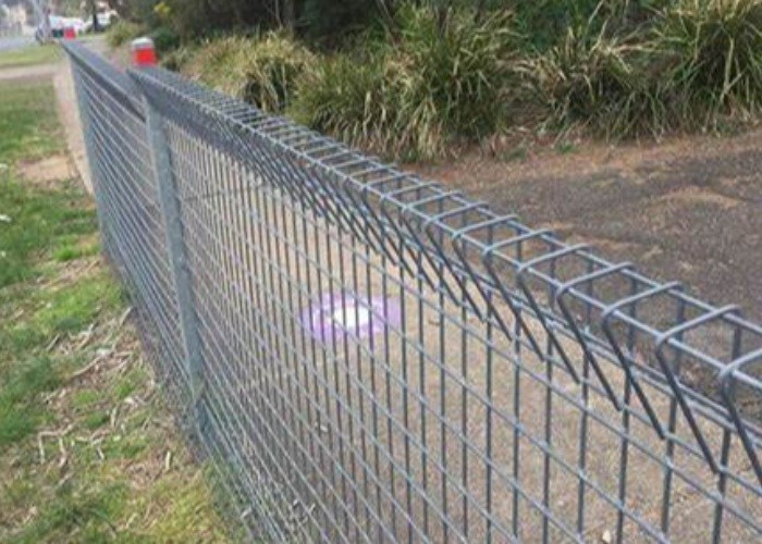 Anti-Corrosion Roll Top Perimeter Fence System with Smooth Rounded ...